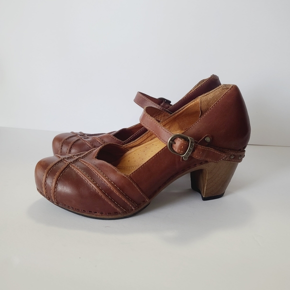 Dansko | Shoes | Dansko Chestnut Leather Heels Size 4 | Poshmark